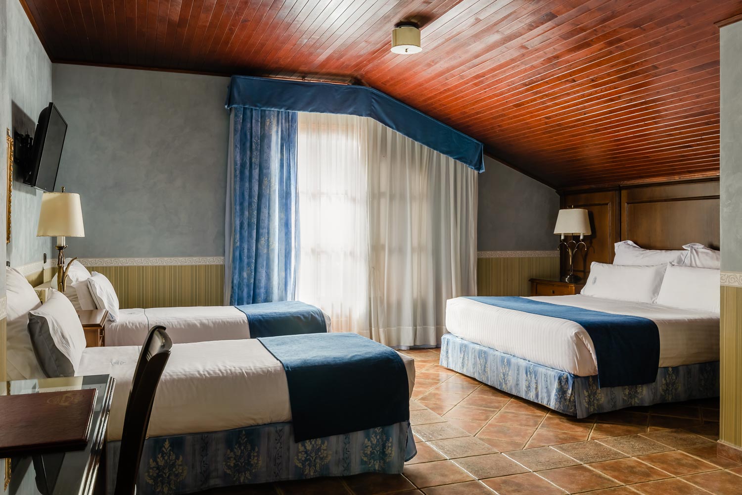 Habitación familiar – Hotel Os de Civis & Spa -Andorra